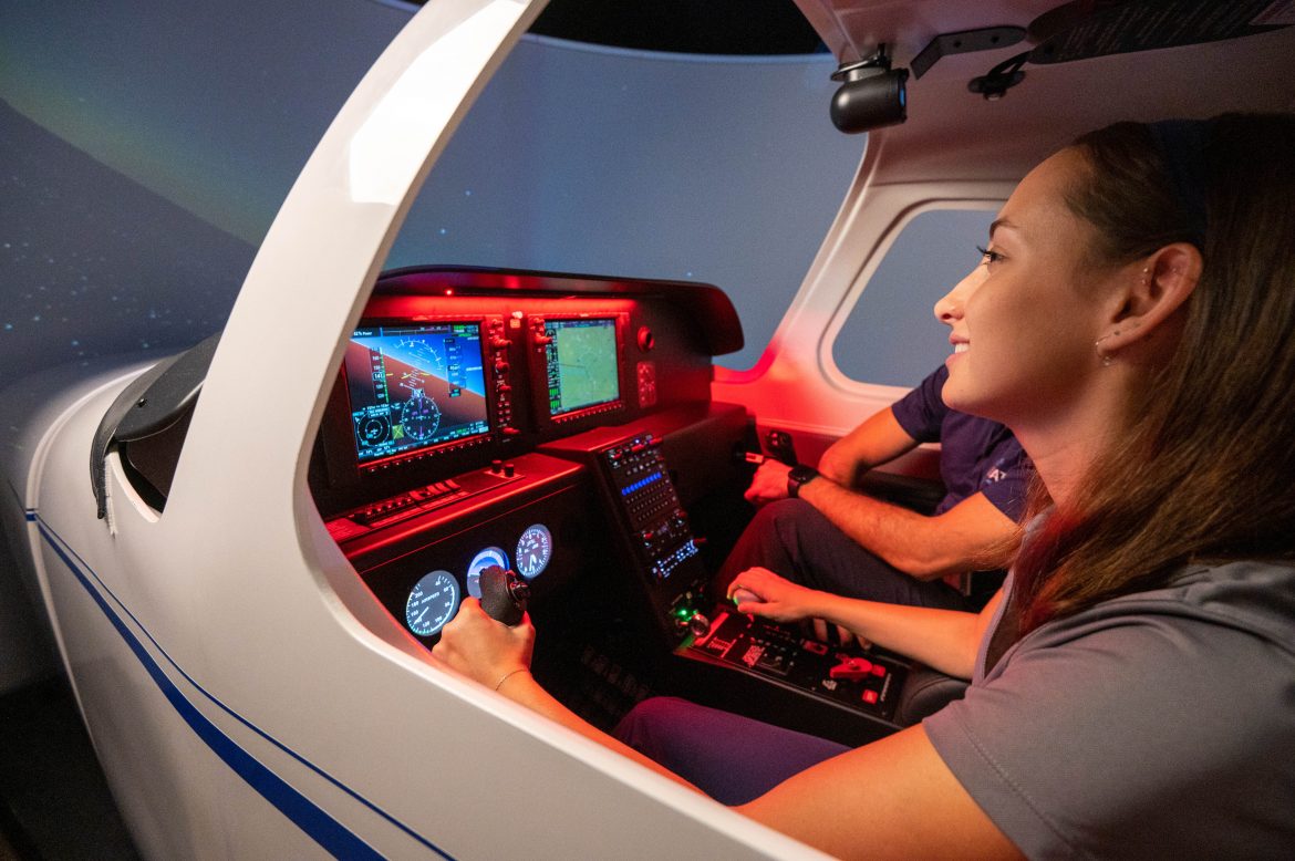 United Airlines invests in FRASCA simulators for new flight school ...
