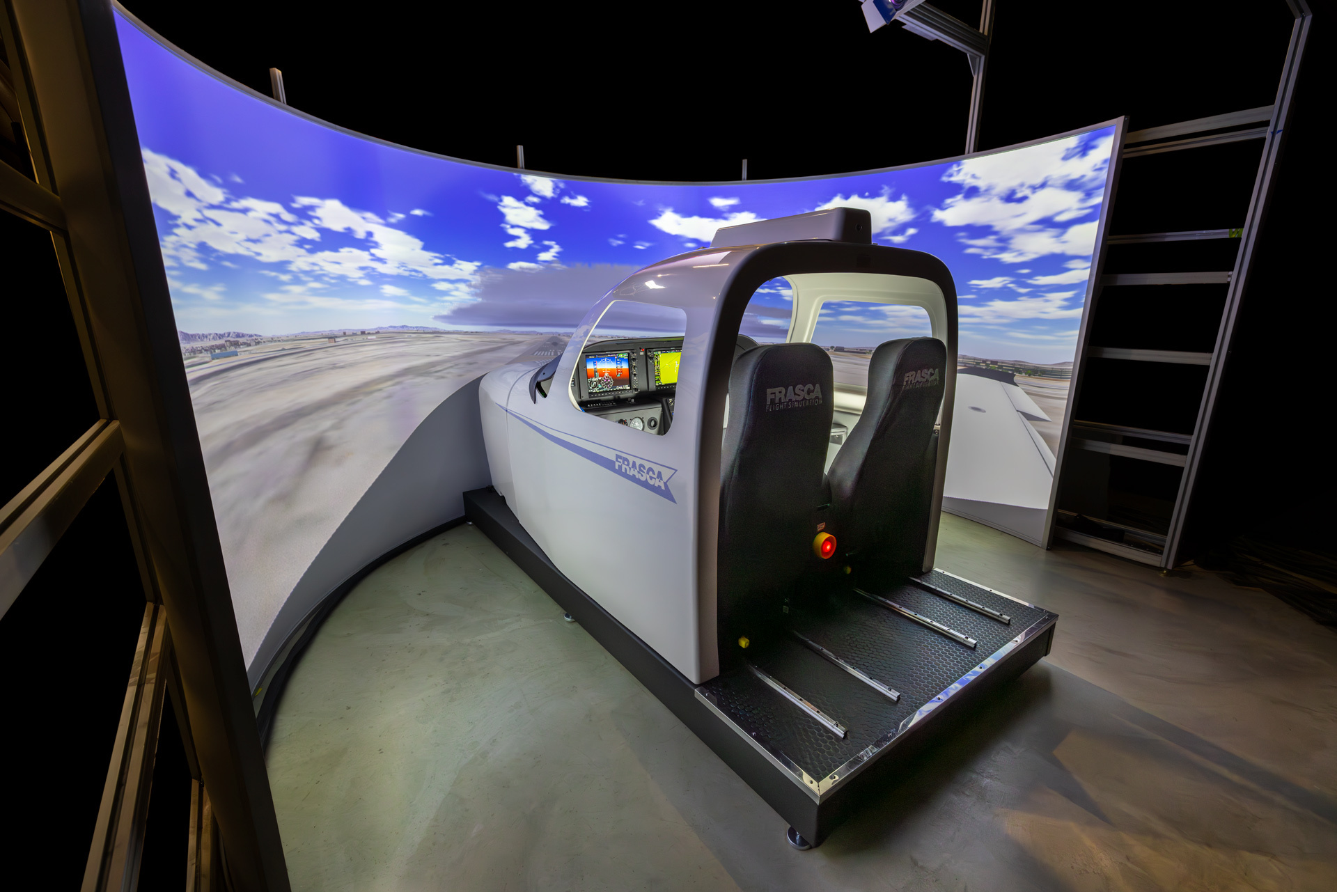 Cirrus SR20 - Frasca Flight Simulation