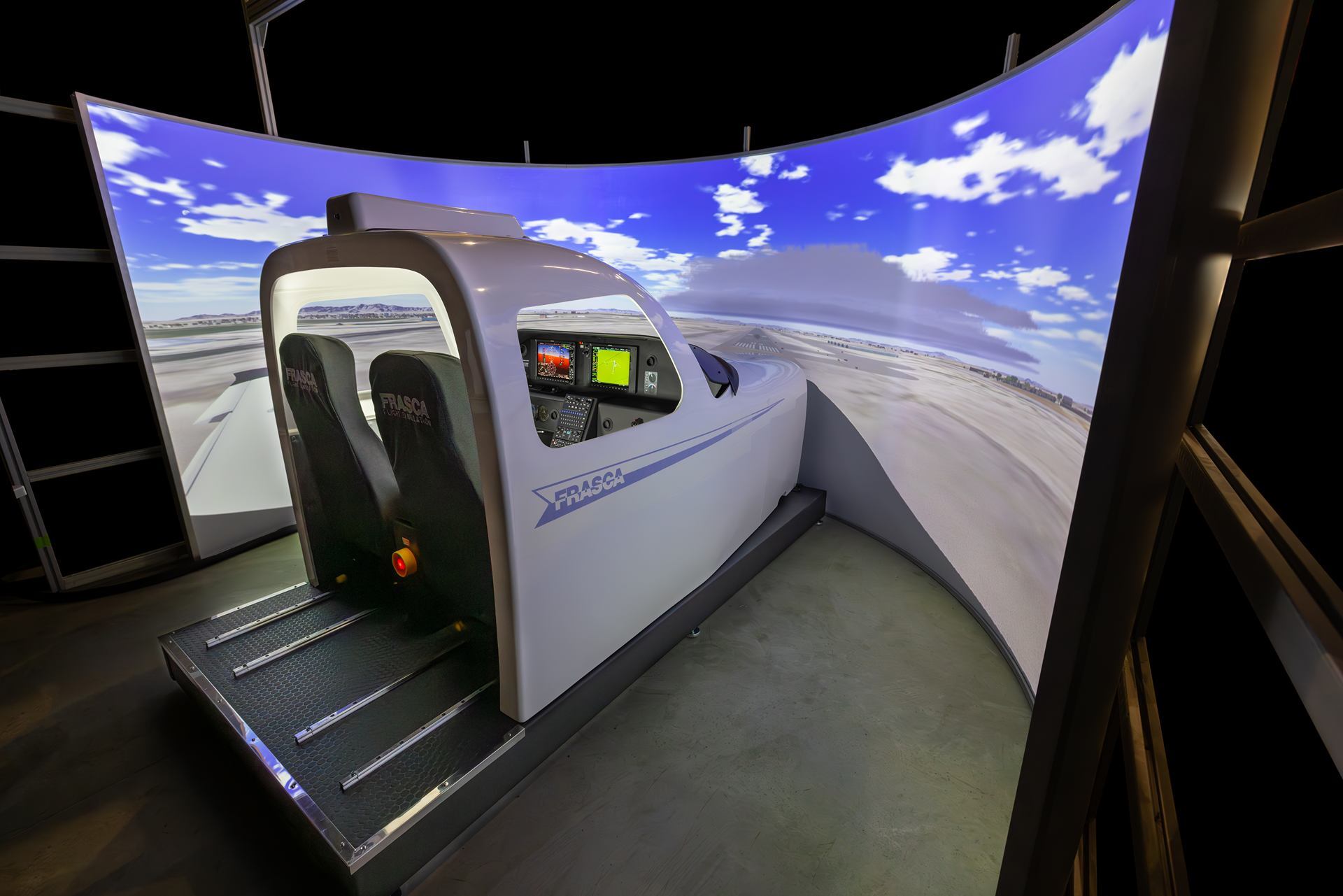 Cirrus SR20 - Frasca Flight Simulation